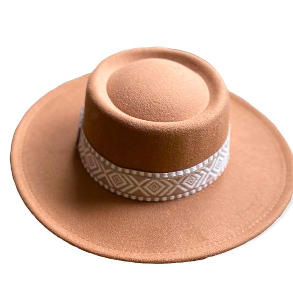 Wild Time Fashion | Accessories | New Boater Hat Brown Round Crown Wide ...